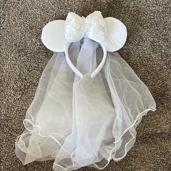 Accessories | New White Bridal Mickey Mouseminnie Mouse Ears With Veil ...